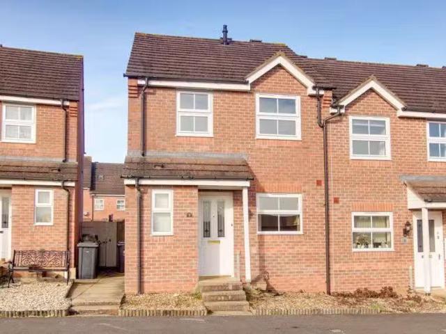 3 bedroom terraced house for rent in Lamplighters Walk, Trowbr.