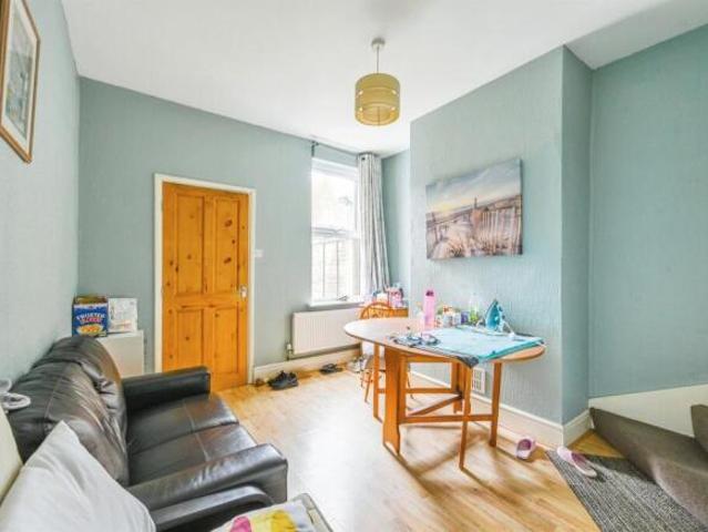 3 bedroom terraced house for rent in Langley Street, DE22