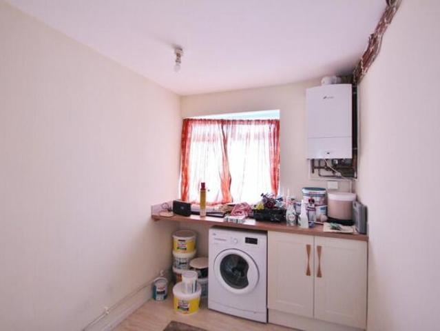 3 bedroom terraced house for rent in Landrake Close, Plymouth, PL5