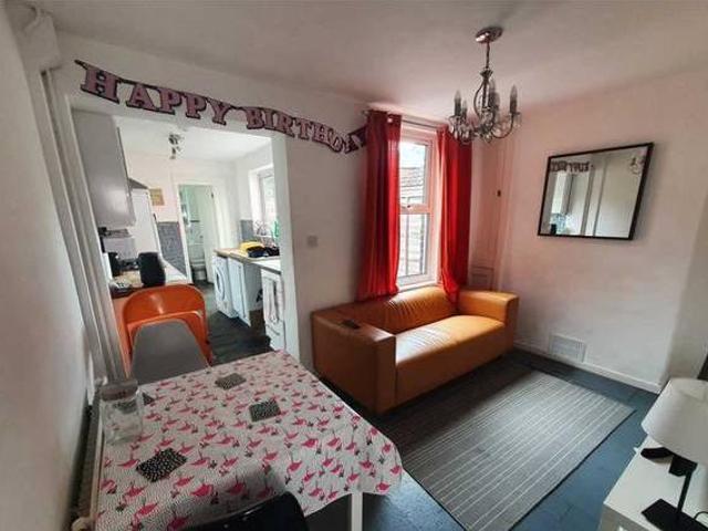 3 bedroom terraced house for rent in Lansdown Road Canterbury CT1
