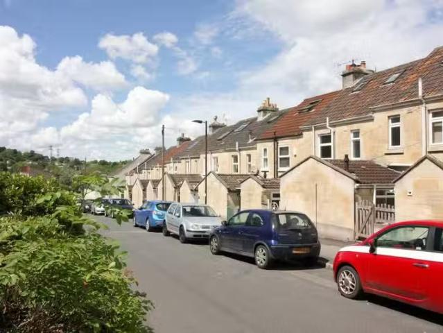 3 bedroom terraced house for rent in Lansdown View, BA2
