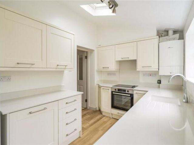 3 bedroom terraced house for rent in Lark Place, Bath, BA1