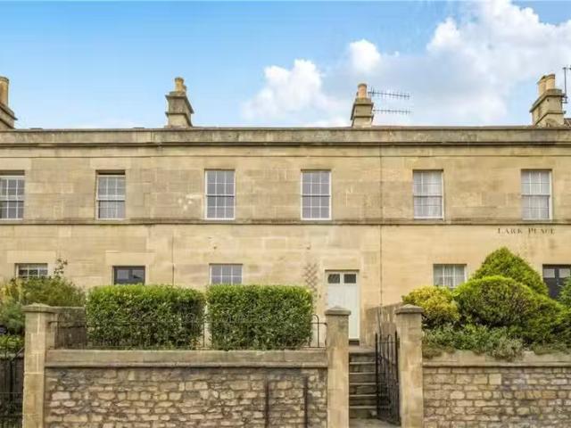 3 bedroom terraced house for rent in Lark Place, Bath, BA1