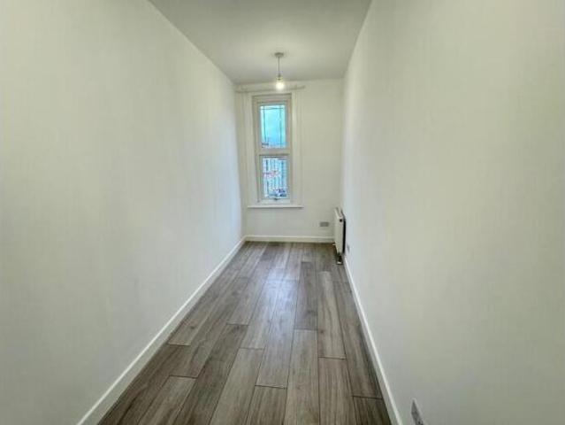 3 bedroom terraced house for rent in Larnach Road, Hammersmith, London, W6