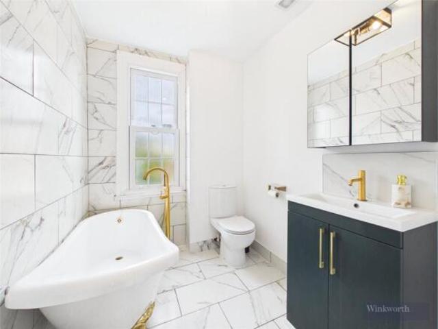 3 bedroom terraced house for rent in Leyton Road, London, SW19