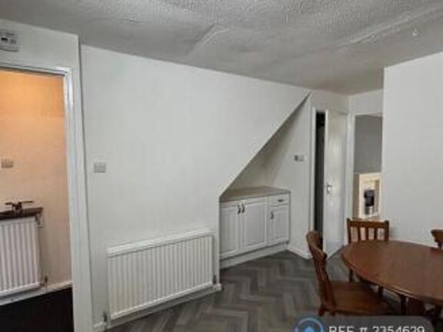 3 bedroom terraced house for rent in Ledbrooke Close, Salford, M5
