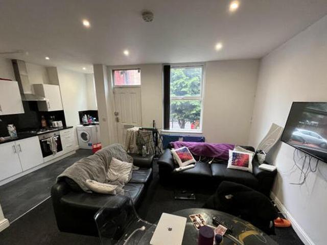 3 Bedroom Terraced House For Rent In Leeds, West Yorkshire