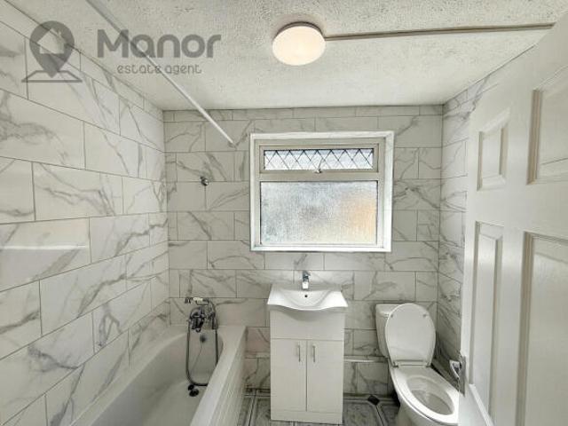 3 bedroom terraced house for rent in Leigh Road, East Ham, E6 2AR, E6