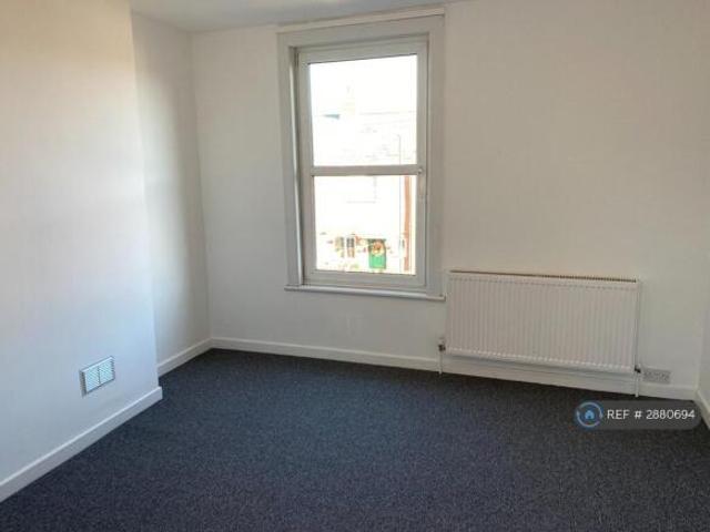 3 bedroom terraced house for rent in Leonard Street, Nottingham, NG6