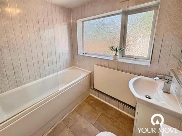 3 bedroom terraced house for rent in Leopold Road, Chatham, Kent, ME4
