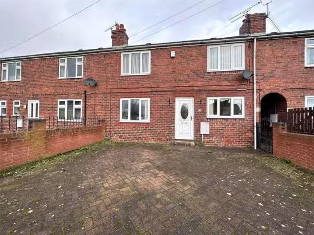 3 bedroom terraced house for rent in Leslie Avenue, Conisbroug.