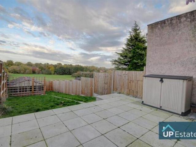 3 bedroom terraced house for rent in Lincroft Crescent, Coventry, CV5