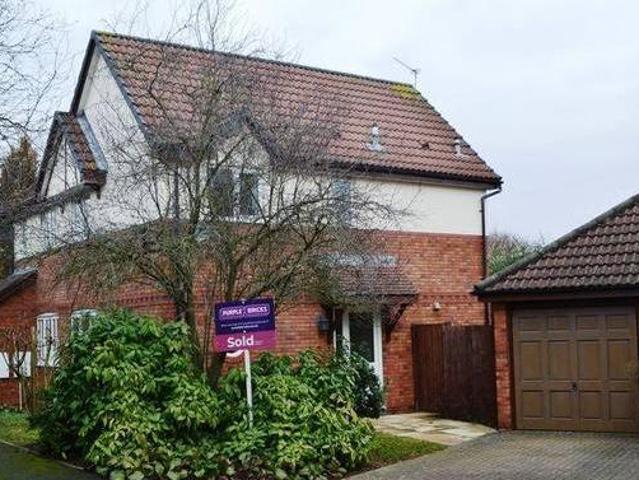 3 bedroom terraced house for rent in Lingfield Close Chippenham SN14