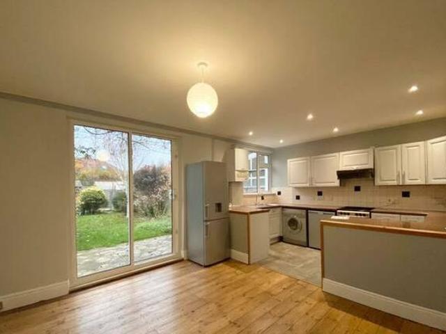 3 bedroom terraced house for rent in Linden Road Bognor Regis PO21