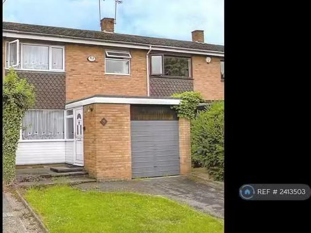3 bedroom terraced house for rent in Lindley Close, Harpenden.