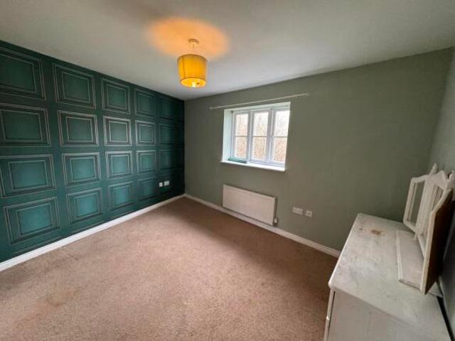 3 bedroom terraced house for rent in Luna Close, Oakhurst, Swindon, SN25