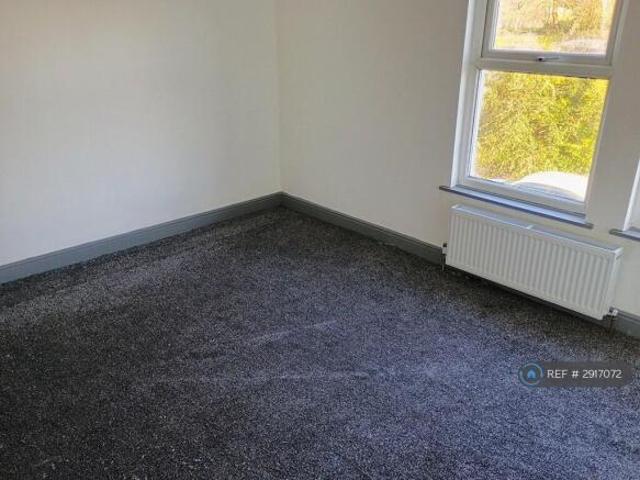 3 bedroom terraced house for rent in Lunt Road, Bootle, L20