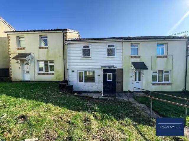 3 bedroom terraced house for rent in Lupin Close, Merthyr Tydf.