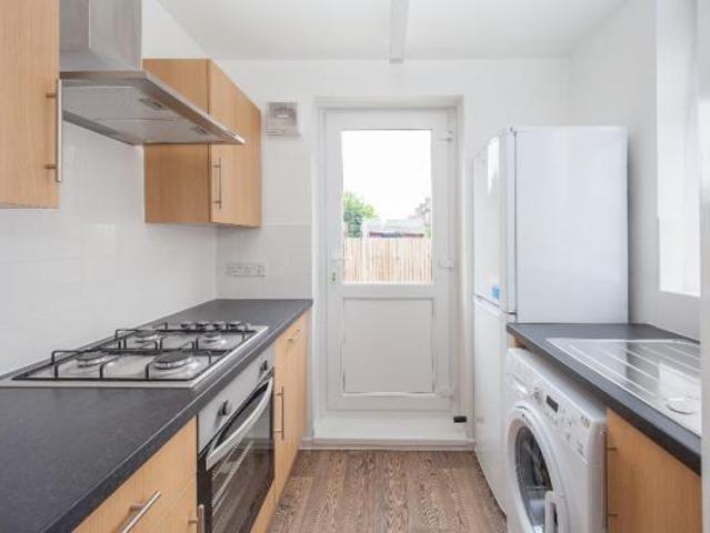 3 bedroom terraced house for rent in Mottisfont Road, London, SE2