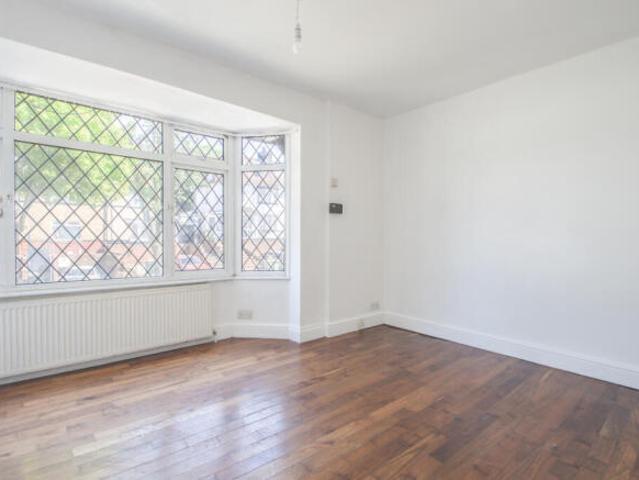3 bedroom terraced house for rent in Mount Culver Avenue, Sidcup, DA14