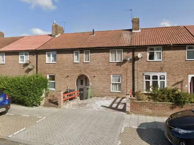 3 bedroom terraced house for rent in Moorside Road, Bromley, BR1