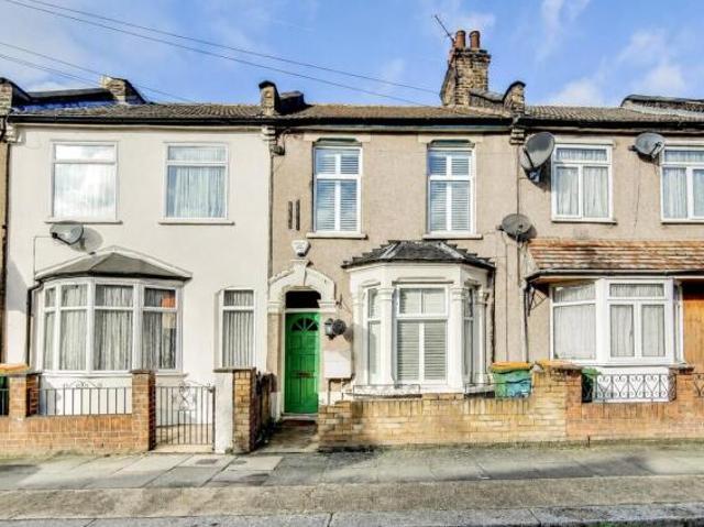 3 bedroom terraced house for rent in Morley Road, Stratford, London, E15
