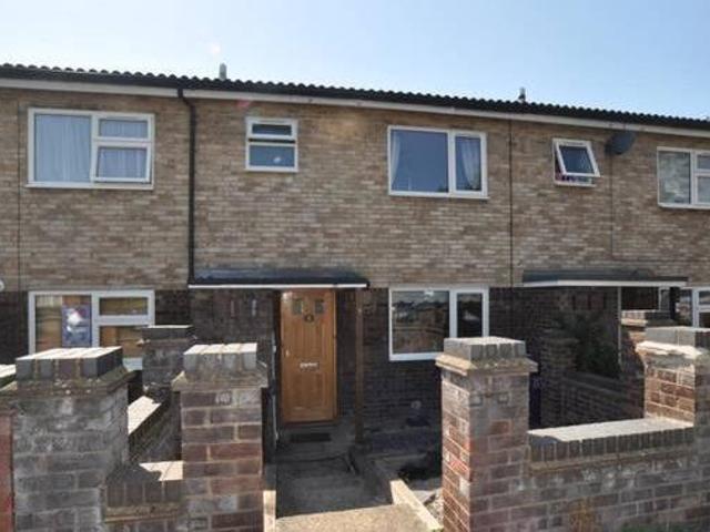 3 bedroom terraced house for rent in Maylin Close Hitchin SG4