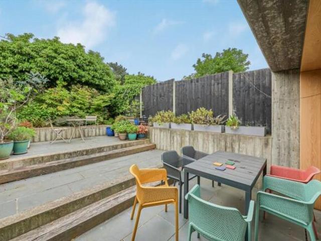 3 bedroom terraced house for rent in Machell Road, Nunhead, SE15