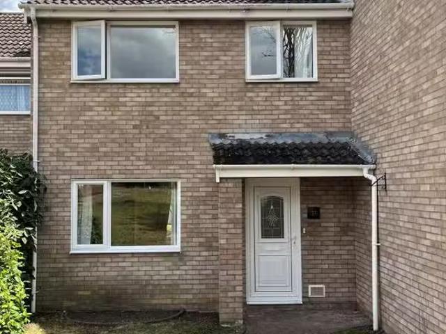 3 bedroom terraced house for rent in Maltings Drive, Harleston.