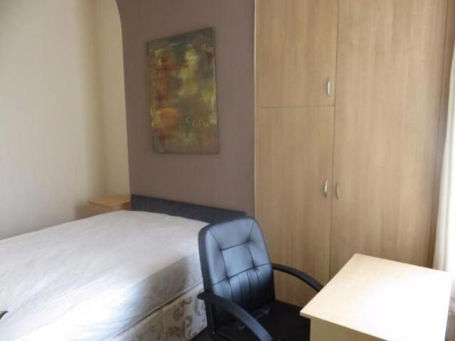 3 bedroom terraced house for rent in Malvern Road, L6
