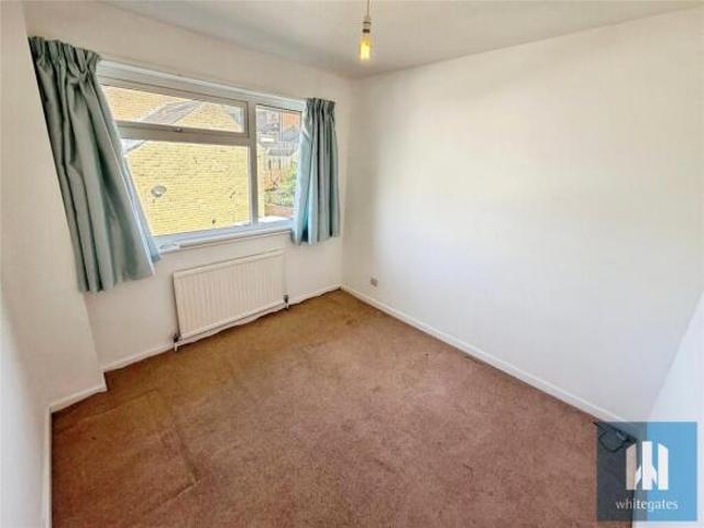 3 bedroom terraced house for rent in Maplin Drive, Salendine Nook, Huddersfield, HD3