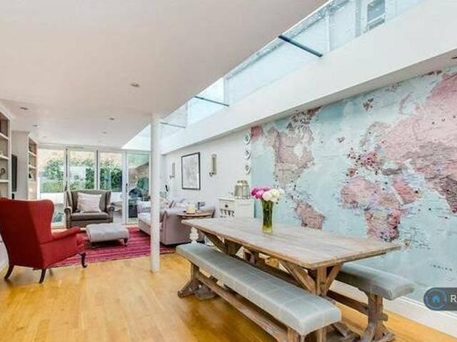3 bedroom terraced house for rent in Marcilly Road London SW18