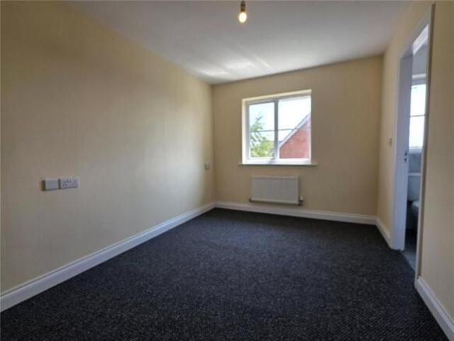 3 bedroom terraced house for rent in Mardling Avenue, Nottingham, NG5