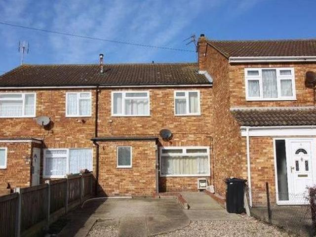 3 bedroom terraced house for rent in Marlborough Close CO15
