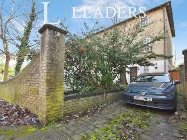 3 bedroom terraced house for rent in Masterman Wharf, Bishop's.