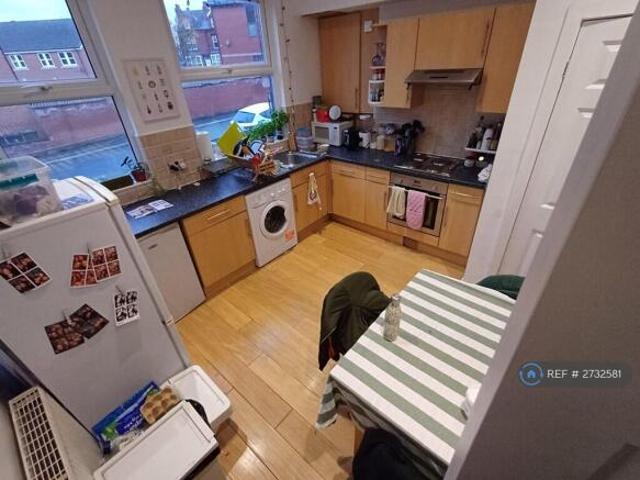 3 bedroom terraced house for rent in Meanwood Road, Leeds, LS6