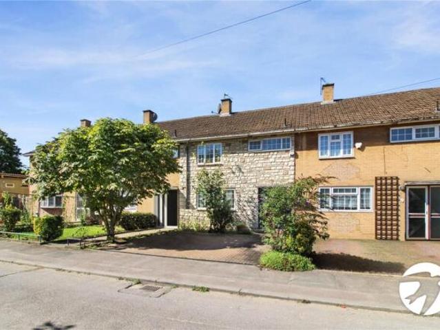 3 bedroom terraced house for rent in Melfield Gardens, Catford, London, SE6