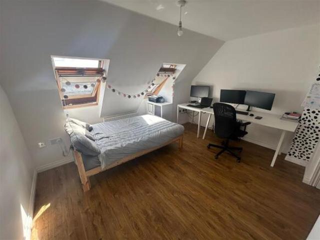 3 bedroom terraced house for rent in Melstock Road, SWINDON, SN25