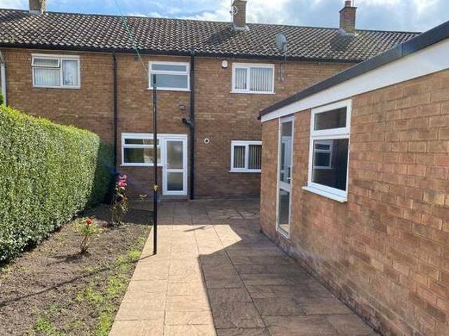 3 bedroom terraced house for rent in Melrose Avenue Vicars Cross CH3