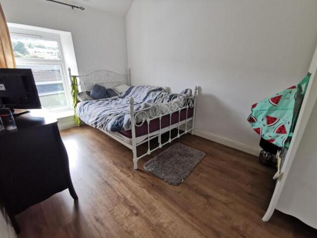 3 bedroom terraced house for rent in Middle Road, Cwmbwrla, SA5