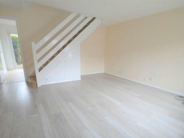 3 Bedroom Terraced House For Rent In Mill Hill