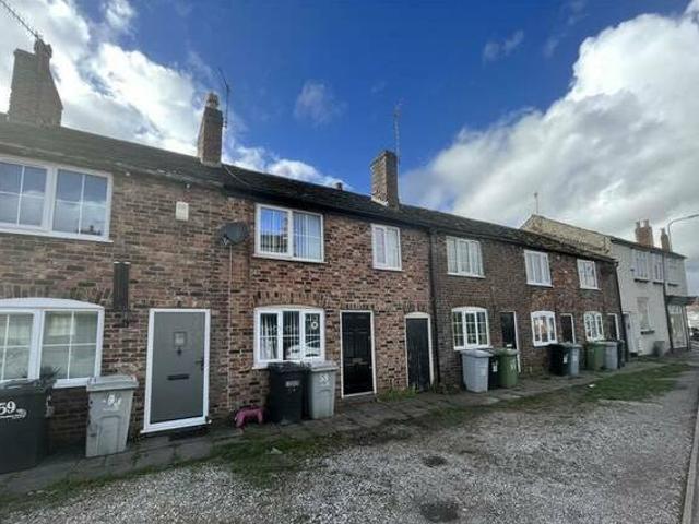 3 bedroom terraced house for rent in Mill Lane Macclesfield SK11