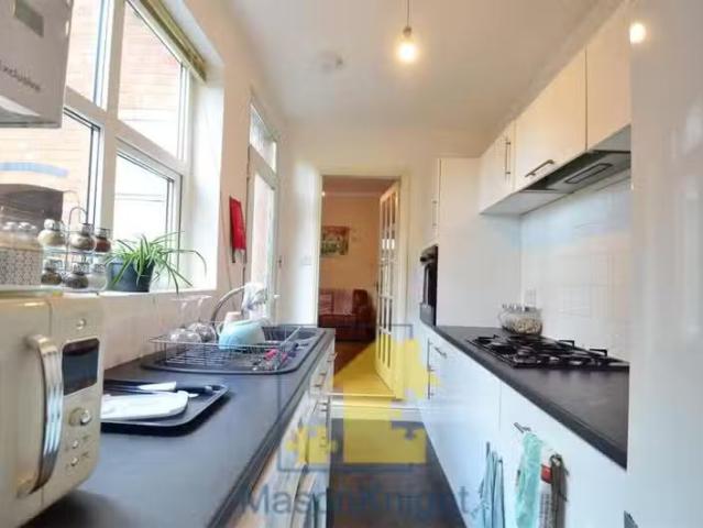 3 bedroom terraced house for rent in Milner Road, Selly Oak B2.