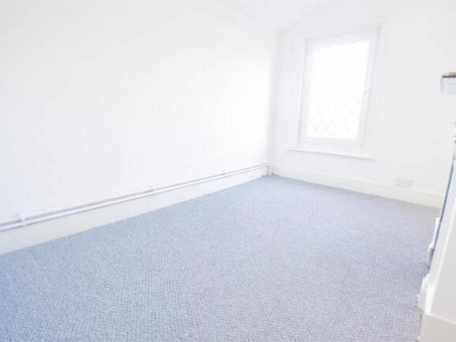 3 bedroom terraced house for rent in Milton Road, Gillingham, ME7