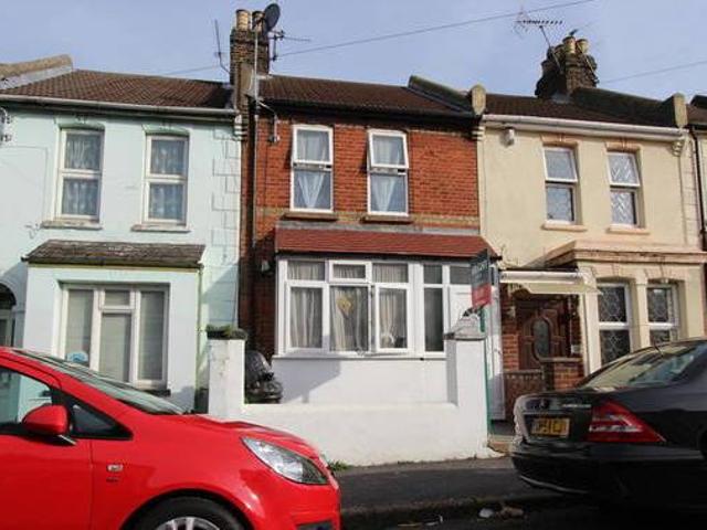 3 bedroom terraced house for rent in Milton Road Gillingham ME7