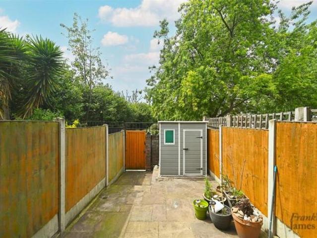 3 bedroom terraced house for rent in Ming Street, London, E14