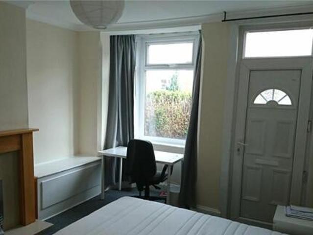 3 Bedroom Terraced House For Rent In Nottingham, Nottinghamshire