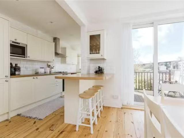 3 bedroom terraced house for rent in Norley Road, Horfield, Br.