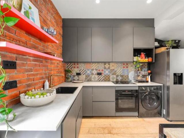 3 bedroom terraced house for rent in Normanby Road, London NW10