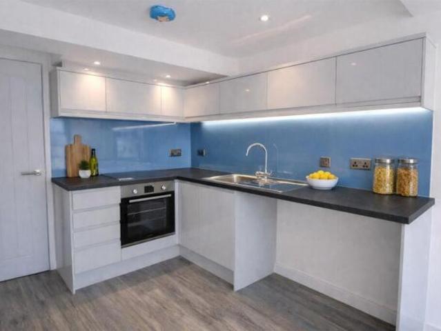 3 bedroom terraced house for rent in North Lane, Canterbury, CT2